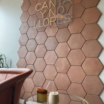 LULU’S - Updated October 2025 - 80 Photos & 46 Reviews - 10402 Menchaca ...