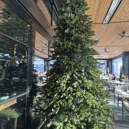 VILLAGE TAVERN - Updated December 2025 - 198 Photos & 99 Reviews - 4140 ...