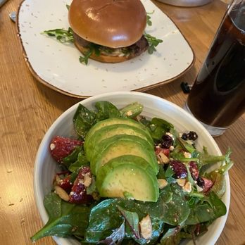 TRULAND BURGERS & GREENS - Updated November 2024 - 471 Photos & 573 ...