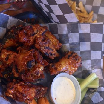 SIDELINES TAVERN & GRILL - Updated December 2025 - 80 Photos & 204 ...