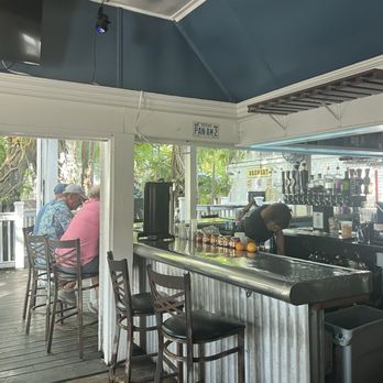 FIRST FLIGHT ISLAND RESTAURANT & BREWERY - Updated October 2025 - 689 ...