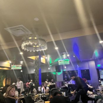 PLUM RESTAURANT AND LOUNGE - Updated August 2024 - 62 Photos & 39 ...