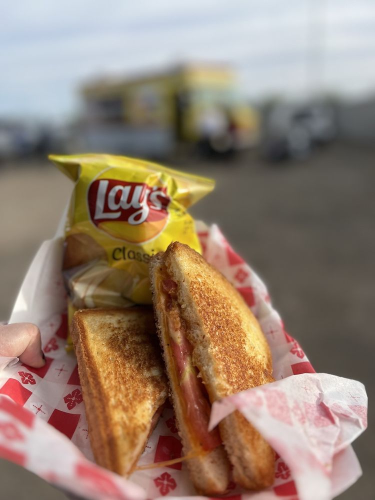 2 FAT GUYS GRILLED CHEESE - Updated December 2025 - 33 Photos & 47 ...