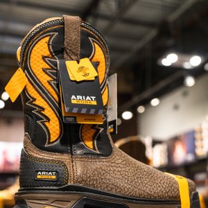 ARIAT OUTLET - Updated October 2024 - 5701 Outlets At Tejon Pkwy, Arvin ...