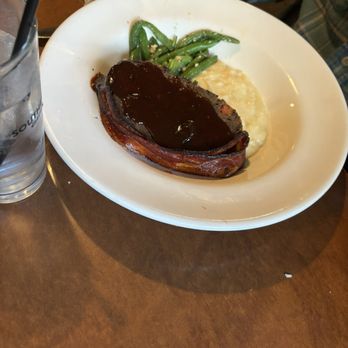 THE HOWLING ROOSTER - Updated January 2026 - 497 Photos & 386 Reviews ...