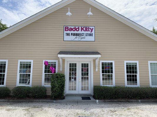 BADD KITTY - 62 Photos - 5178 Horry Dr, Murrells Inlet, South Carolina ...