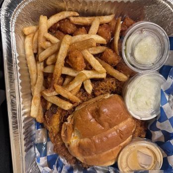 BERWYN CHICKEN - Updated March 2025 - 45 Photos & 50 Reviews - 7021 ...