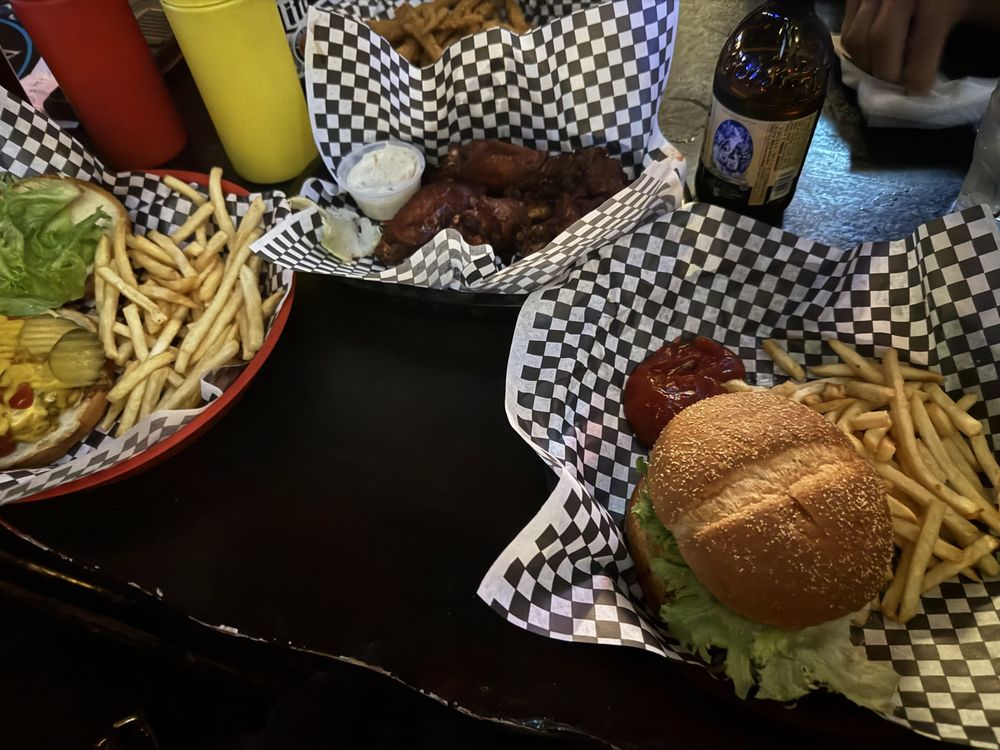 BULLDOG SALOON - Updated December 2025 - 84 Photos & 211 Reviews - 144 ...