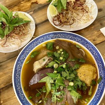 PHU XUAN VIETNAMESE RESTAURANT - Updated May 2024 - 76 Photos & 22 ...