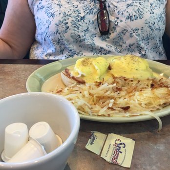 LUCKY’S RESTAURANT & BAR - Updated December 2025 - 25 Photos & 66 ...