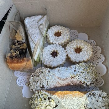 DOLCE CAFFE - Updated March 2025 - 225 Photos & 139 Reviews - 3882 ...