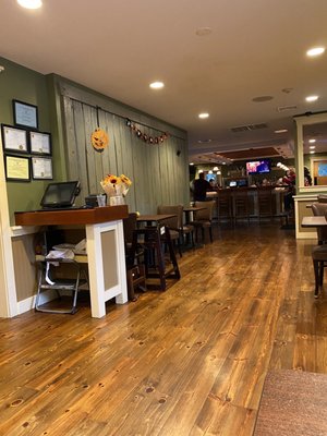 PINEWOOD PUB - Updated September 2025 - 26 Photos & 40 Reviews - 16 ...