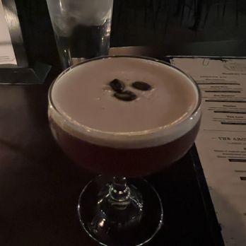 SOCIETY LOUNGE - Updated August 2024 - 333 Photos & 311 Reviews - 2063 ...