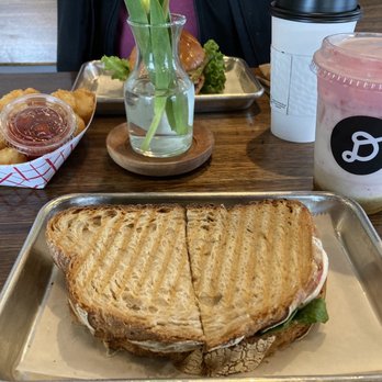 DAILY PROJECTS CAFE & EATERY - Updated January 2025 - 243 Photos & 305 ...