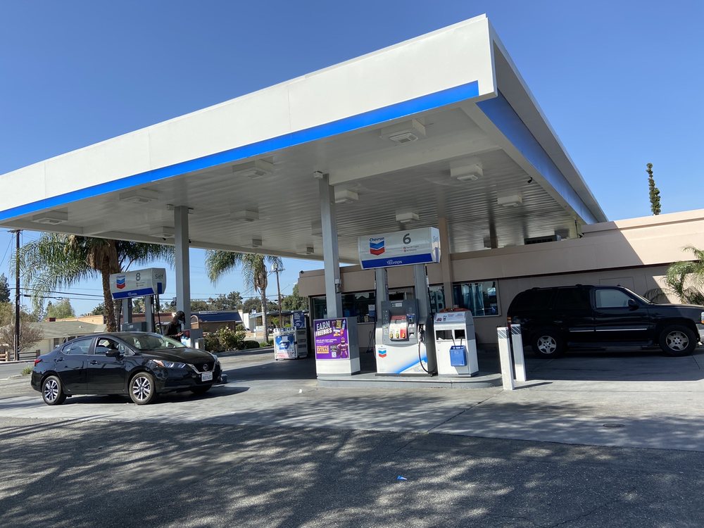 CHEVRON - Updated August 2025 - 26 Photos - 5305 Arlington Ave ...