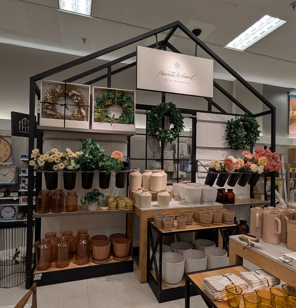 TARGET - Updated January 2026 - 336 Photos & 392 Reviews - 2270 N ...