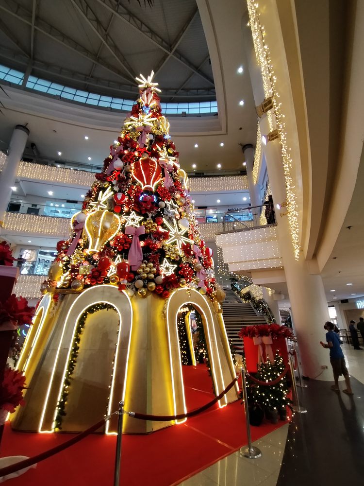 ROBINSONS PLACE MANILA - Updated January 2025 - 22 Photos - Pedro Gil ...