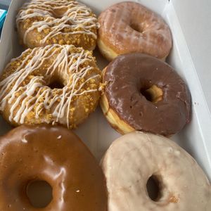 OMG DONUTS & BAKERY - 367 Photos & 304 Reviews - 10005 Weddington Rd ...