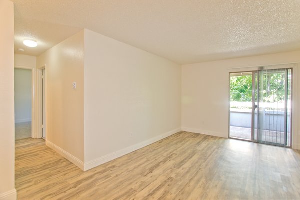 TRINITY WAY APARTMENTS - Updated October 2025 - 18 Photos - 39655 ...