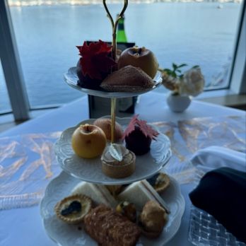 FIVE SAILS RESTAURANT - Updated October 2025 - 691 Photos & 228 Reviews ...