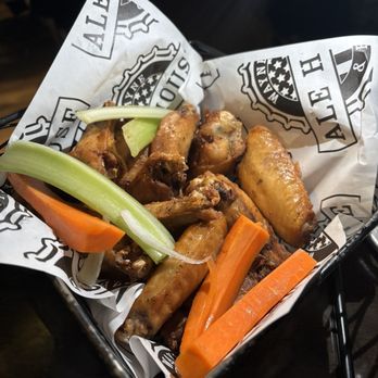 WAYNE ALE HOUSE & PIZZA - Updated April 2025 - 95 Photos & 76 Reviews ...