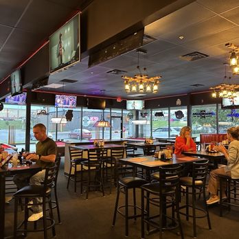 TOUCHDOWN SPORTS BAR - Updated December 2025 - 22 Photos & 21 Reviews ...
