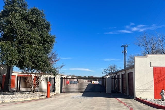 PUBLIC STORAGE - Updated April 2025 - 30 Reviews - 7106 Bandera Rd, San ...