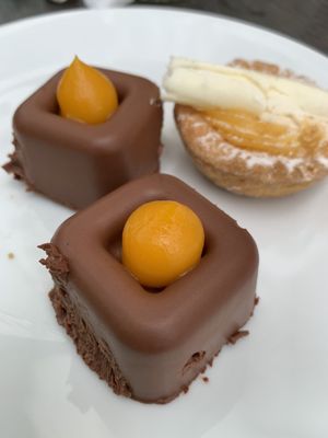 ATRIUM BUFFET - 95 Photos & 37 Reviews - Crown Perth Great Eastern ...