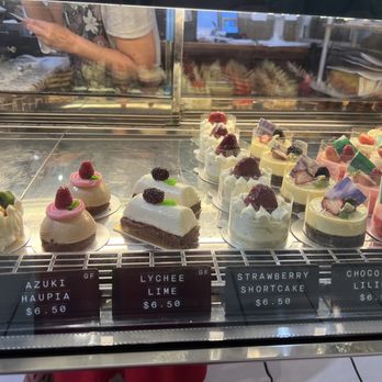 TINY PYRAMID - 2879 Photos & 433 Reviews - 560 N Nimitz Hwy, Honolulu ...