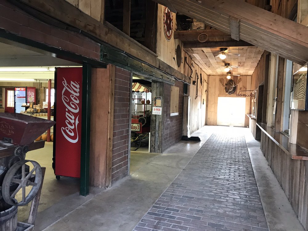 Big Red Orchard, Washington | Roadtrippers