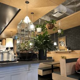 MAVEN - Updated December 2025 - 206 Photos & 124 Reviews - 1006 17 Ave ...