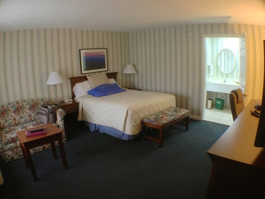 THE VILLAGE INN - Updated December 2024 - 32 Photos & 61 Reviews - 4979 ...