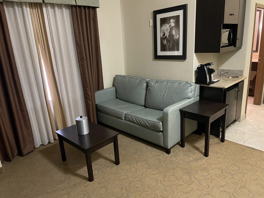 HOLIDAY INN EXPRESS & SUITES VICTORIA - Updated December 2025 - 23 ...