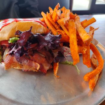 BURGER ME! - Updated January 2025 - 421 Photos & 669 Reviews - 6280 ...