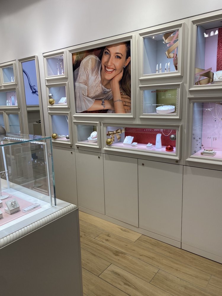 PANDORA - 6000 N Terminal Pkwy, Atlanta, Georgia - Jewelry - Phone ...