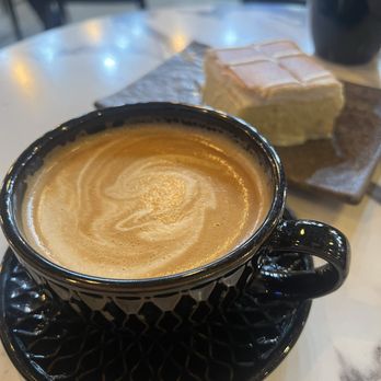 DELAH COFFEE - Updated July 2025 - 1072 Photos & 555 Reviews - 370 4th ...