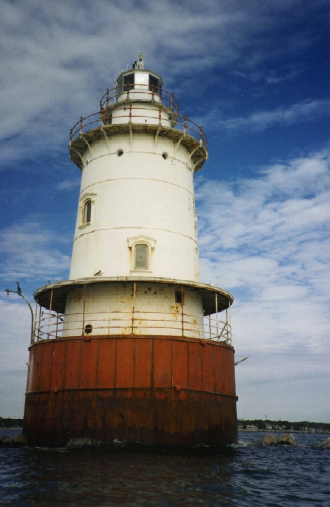 STAMFORD HARBOR LEDGE LIGHTHOUSE - Updated May 2025 - 17 Photos ...