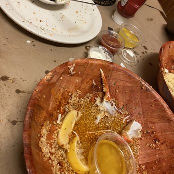 BLUE CLAW RESTAURANT & CRAB EATERY - Updated September 2024 - 485 ...