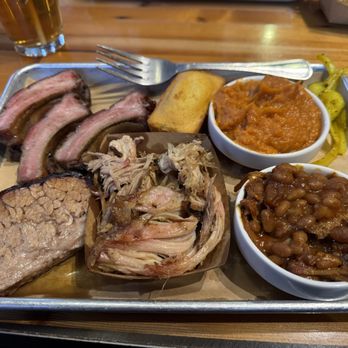 SLOWS BAR BQ - Updated August 2025 - 1681 Photos & 2449 Reviews - 2138 ...