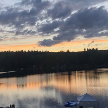 LAKE ROESIGER STORE - Updated November 2025 - 36 Photos & 13 Reviews ...