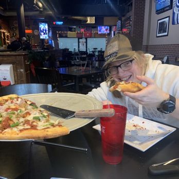 PEARL STREET PIZZERIA & PUB - Updated February 2025 - 298 Photos & 418 ...