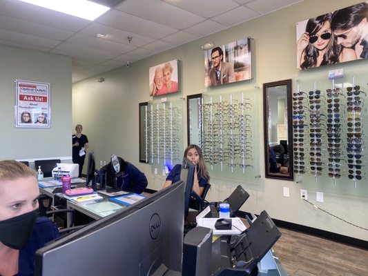 OPTICAL OUTLETS - Updated October 2025 - 44 Reviews - 883 E ...