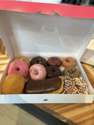 FRESH DONUTS - Updated December 2025 - 115 Photos & 142 Reviews - 5557 ...