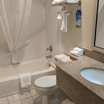 DAYS INN BY WYNDHAM ENCINITAS MOONLIGHT BEACH - 155 Photos & 144 ...