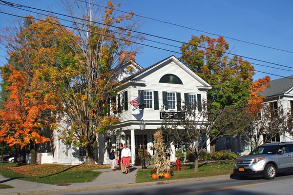 MANCHESTER DESIGNER OUTLETS - Outlet Stores - 65 Depot St, Manchester ...