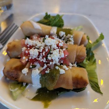 MUNI - Updated June 2024 - 131 Photos & 50 Reviews - 316 Delaware St ...