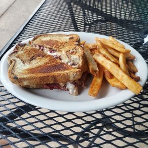 THE FUNKY GOAT - Updated March 2025 - 145 N Tallassee St, Dadeville ...