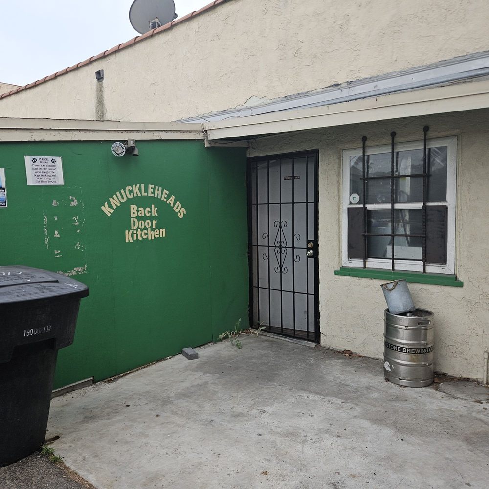 KNUCKLEHEADS SPORTS BAR - Updated December 2024 - 61 Photos & 97 ...