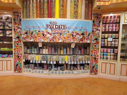 THE FUDGE FACTORY - Updated April 2024 - 92 Photos & 36 Reviews - 4960 ...
