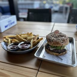 GORDON RAMSAY BURGER - Updated August 2024 - 248 Photos & 147 Reviews ...